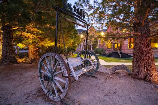 Bridal Suite At The Retreat On Charleston Peak Minutes From The Trails - Mount Charleston, NV