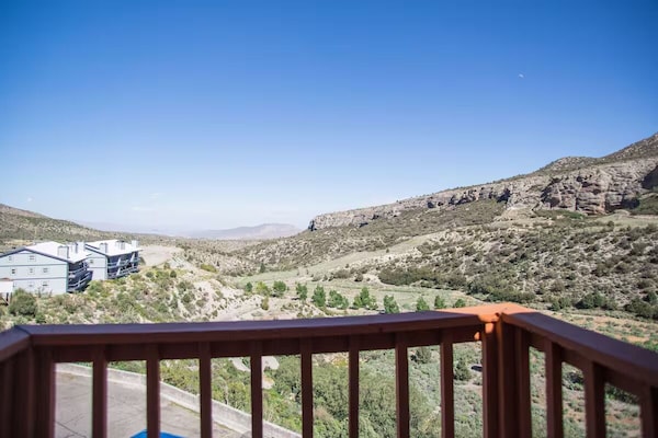 Relaxing Pet-friendly Hideaway With Free Parking & Seasonal Experiences - Mount Charleston, NV