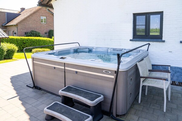 Villa Borgloon Vue Sur Fleurs Et Jacuzzi - Waremme