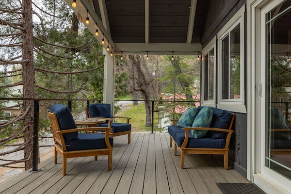 Cozy 2-story Retreat W/ Large Kitchen & Outdoor Space In Bass Lake! - Bass Lake, CA