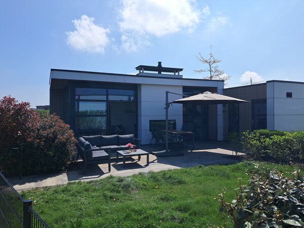 Top Modern Chalet 'Land In Sight' With Large Garden On The Ijssel - Doesburg
