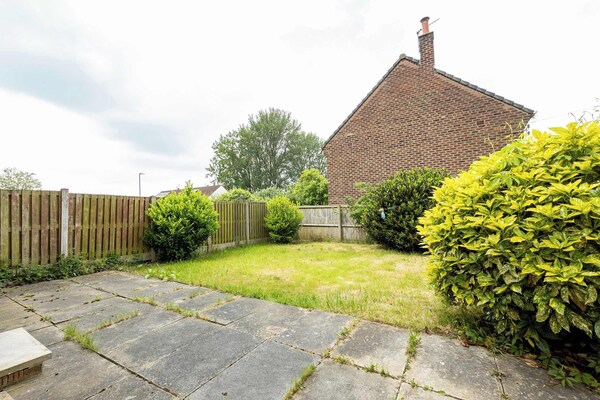 Modern & Spacious 2 Bed Home W Garden In Liverpool - Chelmsford