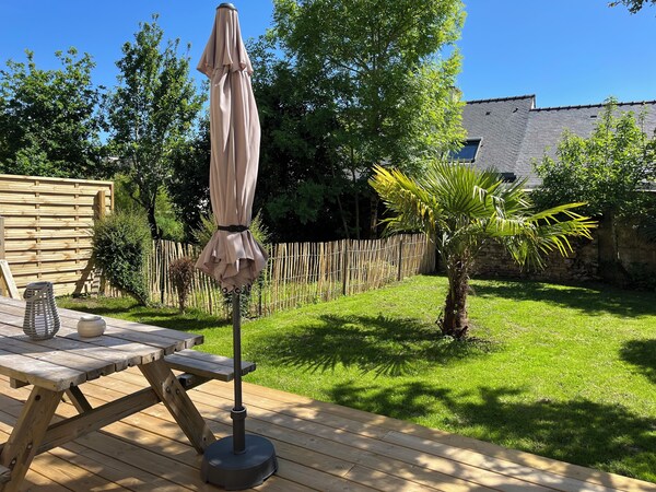 Charm In The Heart Of The Village: House With Sunny Garden Close To The Sea - Île d’Arz
