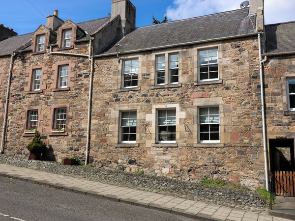 49 Castlegate, Pet Friendly, Character Holiday Cottage In Jedburgh - Jedburgh