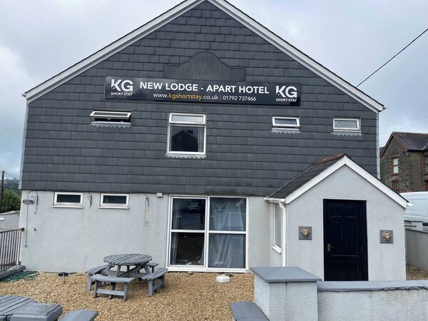 En-suite Double Room, Microwave & Fridge, Parking - Gales