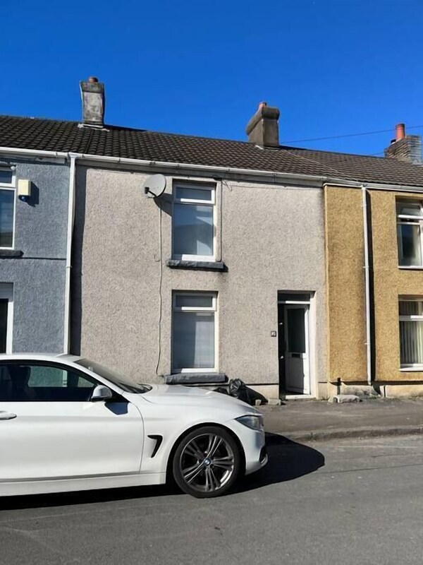 Morriston Accommodation - Tv In Every Bedroom! - Aberavon Beach