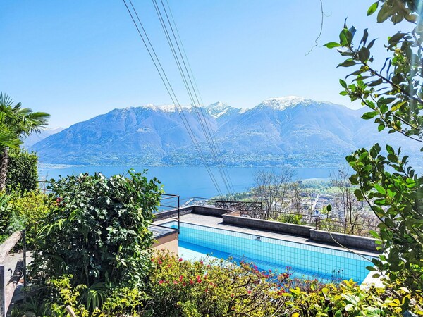 Agréable Appartement Avec Wifi, Piscine, Tv, Patio, Animaux Admis, Vue Panoramique Et Parking - Losone