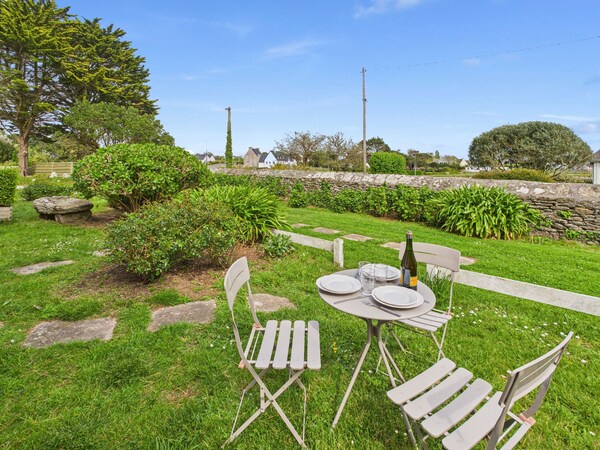 La Caravelle  Accommodation For 3 In A Cottage - Guilvinec