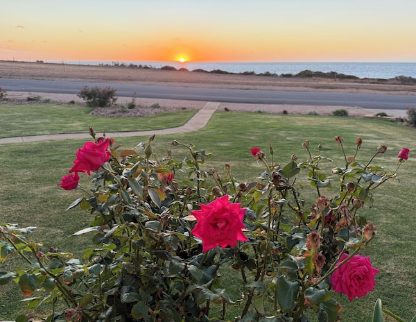 Coastal Home Perfectly Located! - Ardrossan
