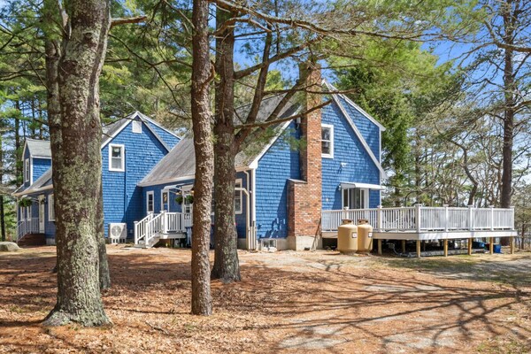 Cozy Riverfront Stay In Wareham - Wareham, MA