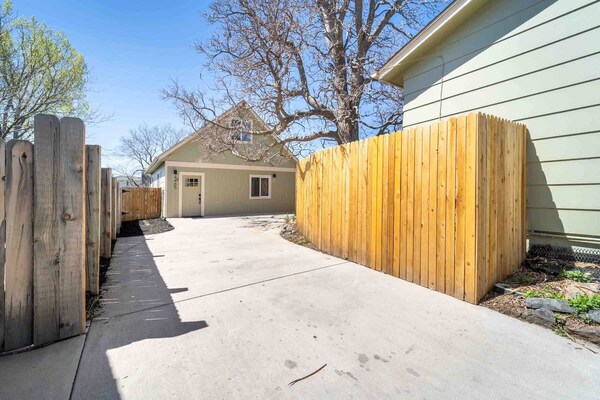 ️Morrison Getaway️ - 2br House,  Bbq , Free Parking - 戈爾登