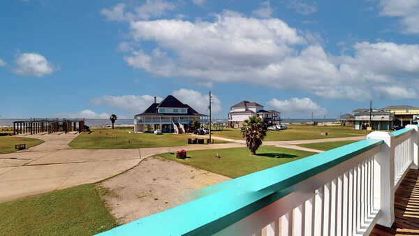 Little Slice Of Paradise - Crystal Beach, TX