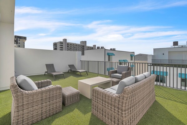 ️Walk To Beachazul A4private Rooftop Decknewly Built In 2025 - Treasure Island, FL
