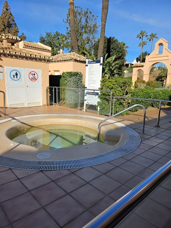 Charming 2-bedroom Chalet With Ac, Wifi In Wonderful Málaga - Andalucía