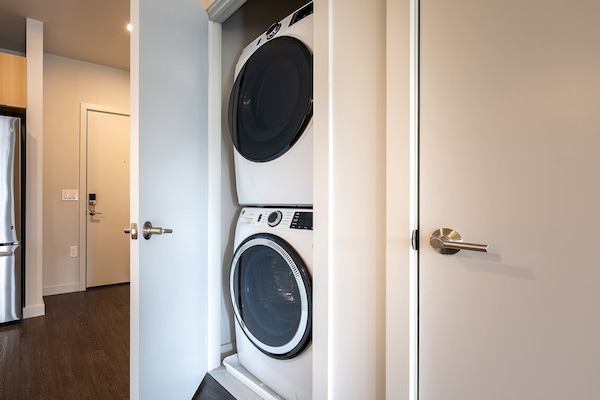 Luxury Apt Downtown S - 화이트플레인스