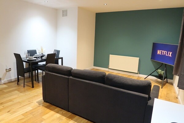Stylish City-centre Stay - Chelmsford