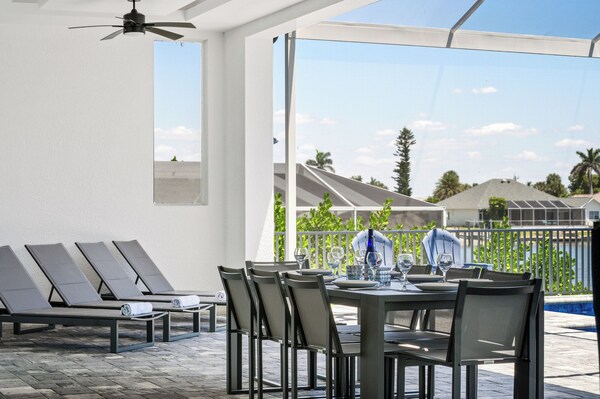Last Minute Deal - May And June. Brand New Luxury Villa - Cape Coral, FL