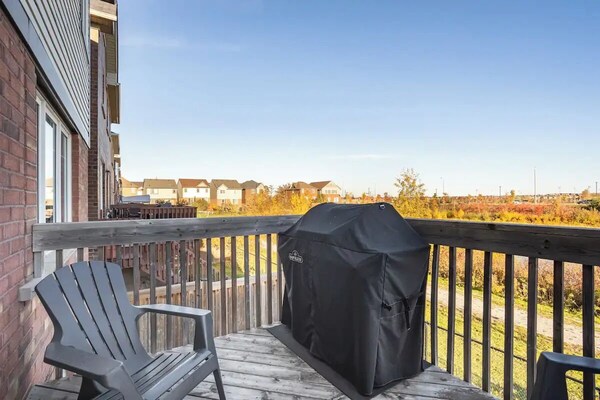 Executive 4bd/3ba Home With Free Parking|wi-fi|office|views|park Access - Caledon