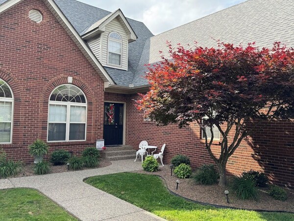 Relax In Historic Bardstown  Spacious 3br Townhome Minutes From Downtown - Bardstown, KY