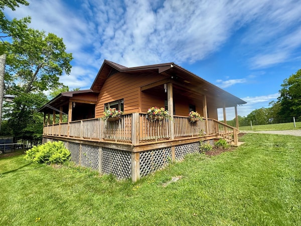 Clara's Cabin - Galax, VA