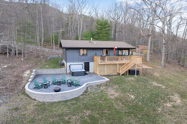 Secludedhot Tubfire Pitpet-friendly Cabin - Shenandoah, VA