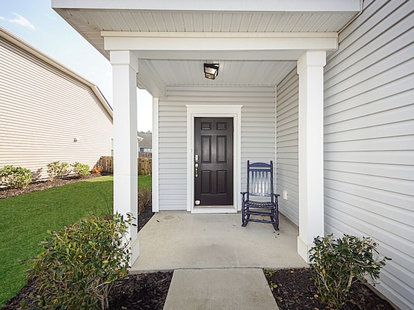 Spacious, Charming 2-story Retreat In Beautiful Summerville  Sleeps 8+ - Moncks Corner, SC