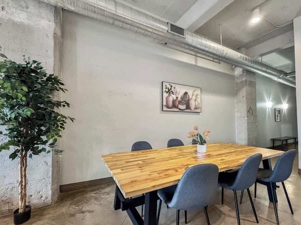 Elegant 2bd | Dt Dallas | Sleeps 16 | Free Parking - Dallas, TX