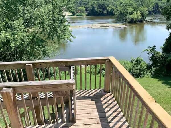 Riverfront/rw Waterpark/kayak & Canoe/fishing/free Wifi/ Comfy Beds - Oswego, IL