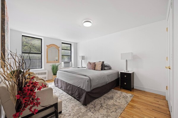 Apt 2: The Apollo - Manhattan, NY