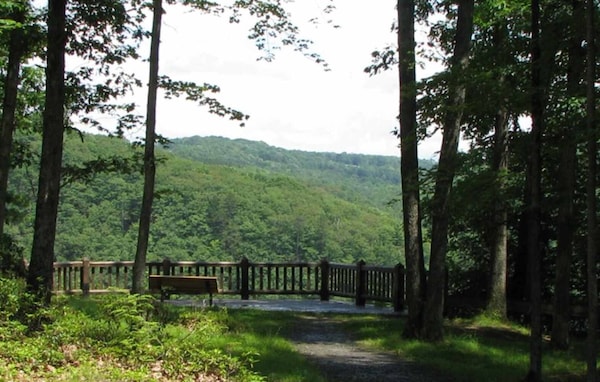 Pop Up Camper Site Water & Electric Up To 32ft - Pennsylvania