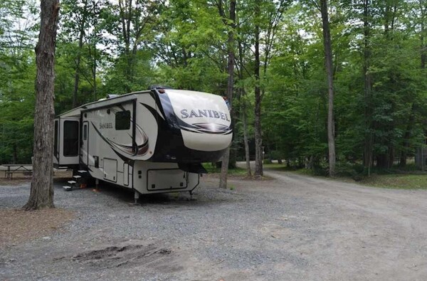 Rv Site - Full Hookup 30 Amp - Up To 33ft - Wellsboro, PA