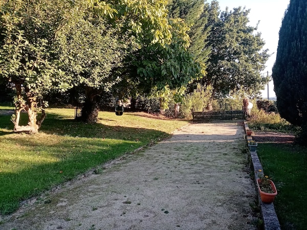 Charmante Longère Bretonne. Randonnées, Plage à 30 Min. Idéal Pour Les Familles. - Guingamp