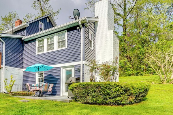 < 1 Mi To Wineries: Quaint & Cozy Waterford Studio - Leesburg, VA