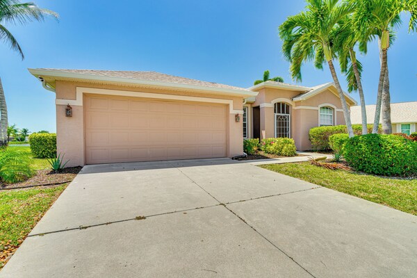 6 Mi To Fort Myers Beach: Lakefront Home W/ Pool - Cape Coral, FL