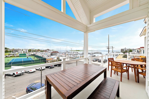 Steps From Sand & Fun: Beach Haven Retreat W/ Pool - Beach Haven, NJ