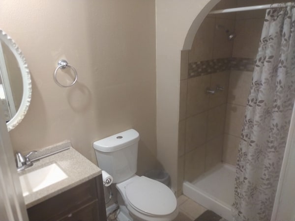 Cozy Studio Between Dallas And Arlington. - Grand Prairie, TX