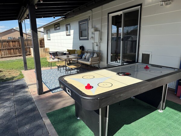 Spacious 4-bedroom, Pet Friendly, Outdoor Games, Fire Pit In Charming Fruita - Fruita