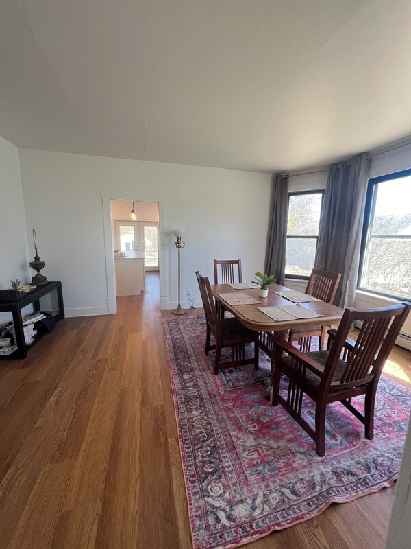 Modern Family Retreat, 3 Blocks From Beach - Gladstone, MI
