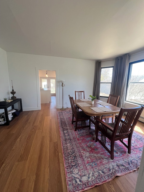 Modern Family Retreat, 3 Blocks From Beach - Gladstone, MI