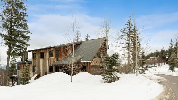 The Summit Chalet At Whitefish Mountain Resort - Whitefish, MT