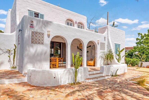 Holiday Home 'La Ibicenca By Ximoapartments' With Mountain View, Wi-fi And Air Conditioning - Oliva
