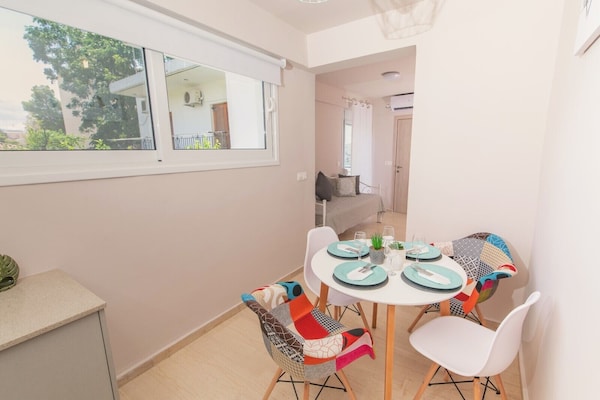 Apartment 'Mantisses Studio' With Shared Terrace, Wi-fi And Air Conditioning - Kalamata