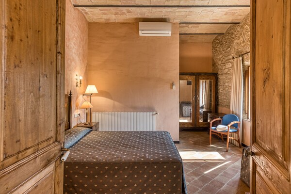 Bed And Breakfast 'Llavià' With Shared Pool, Wi-fi And Air Conditioning - Torroella de Montgrí