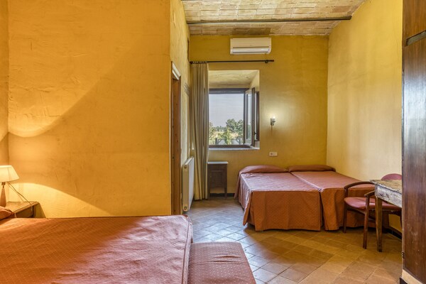 Bed And Breakfast 'Sant Iscle' With Shared Pool, Wi-fi And Air Conditioning - Torroella de Montgrí