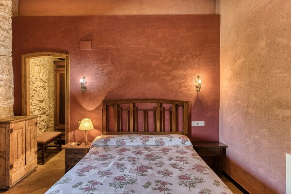Bed And Breakfast 'Fonolleres' With Shared Pool, Wi-fi And Air Conditioning - Torroella de Montgrí