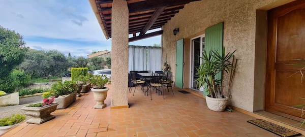 Les 2 Cyprès  House With Pool And Garden In Châteauneuf-du-pape - Vaucluse