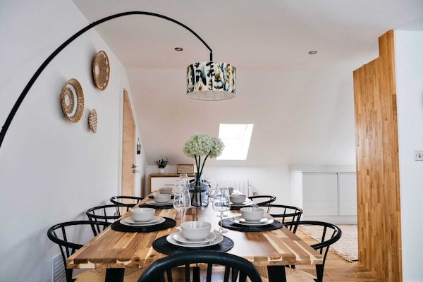 Stylish Apartment Near Newquay Beach, No Deposit - Fistral Beach