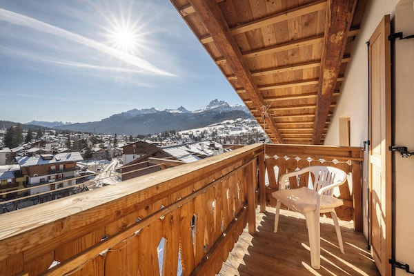 Luxurious Panoramic Penthouse, 5 Minutes From Ski Lifts - Caprile