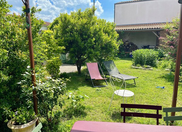 The House With The Secret Garden - Île d'Aix