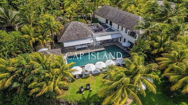 Villa Dexception Sur Le Golf, Jardin Tropical Et Vue Mer - Maurice
